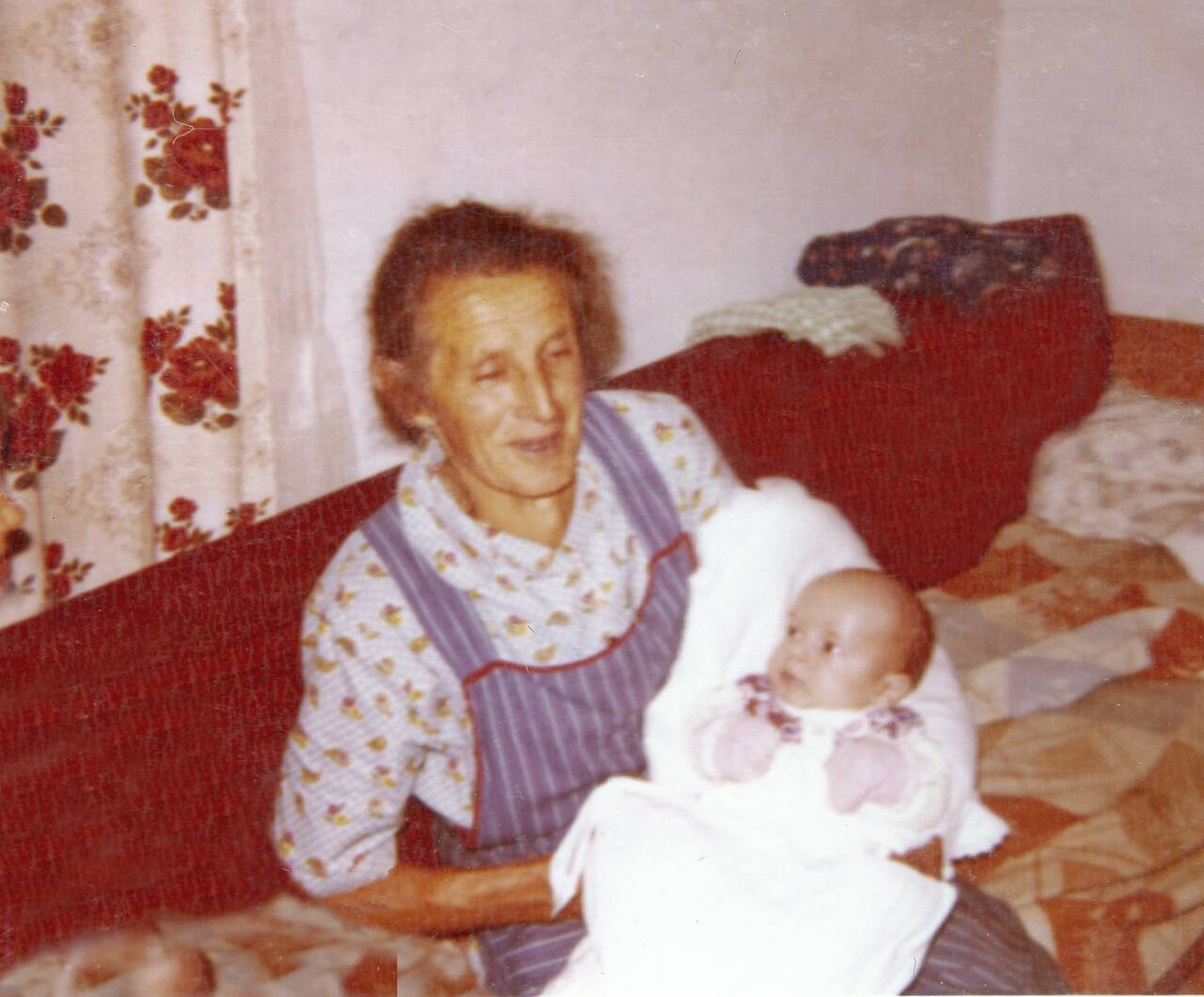Hofer Maria mit Enkel Hermann